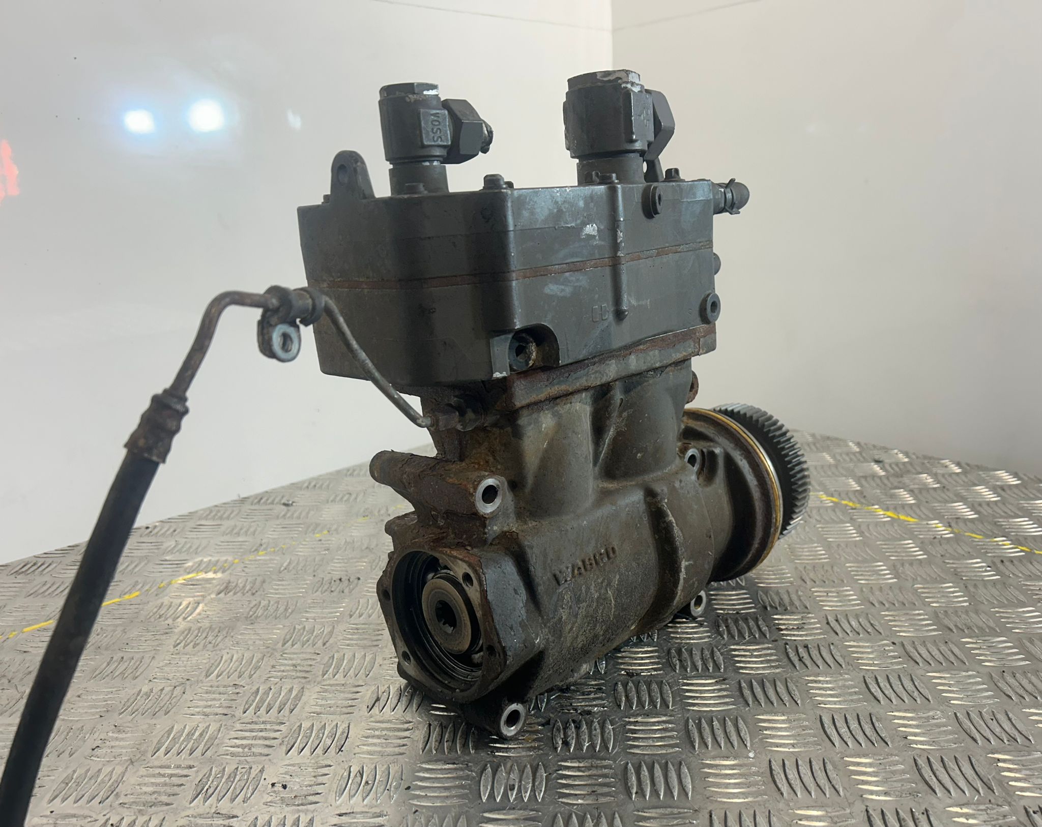 DAF 1932500 OIL COOLER EUR6 MX11 (Genuine Used OEM) - F&J Exports Limited