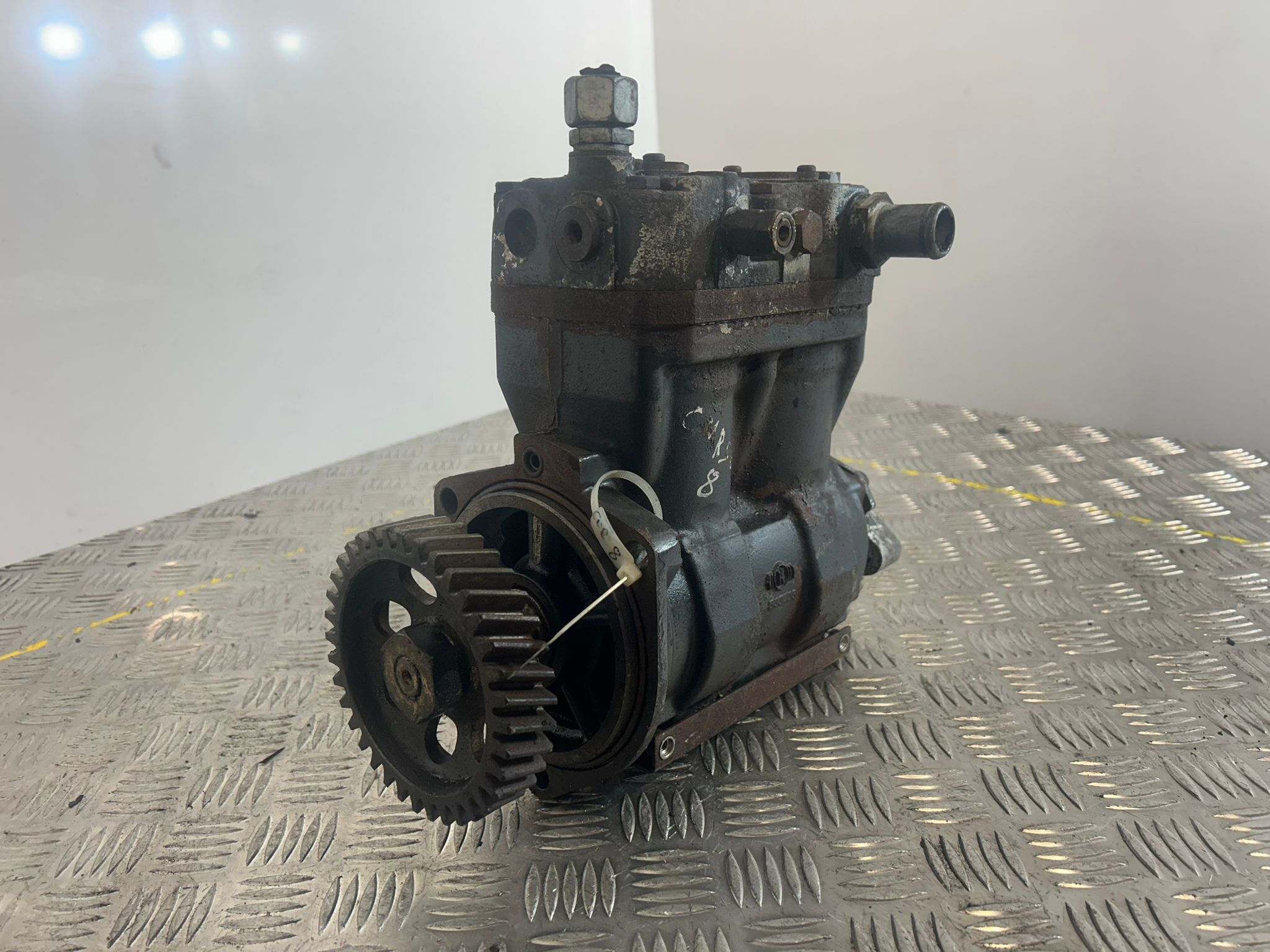 IVECO KNORR BREMSE AIR COMPRESSOR 41211340 LK4936 GENUINE USED OEM - F ...
