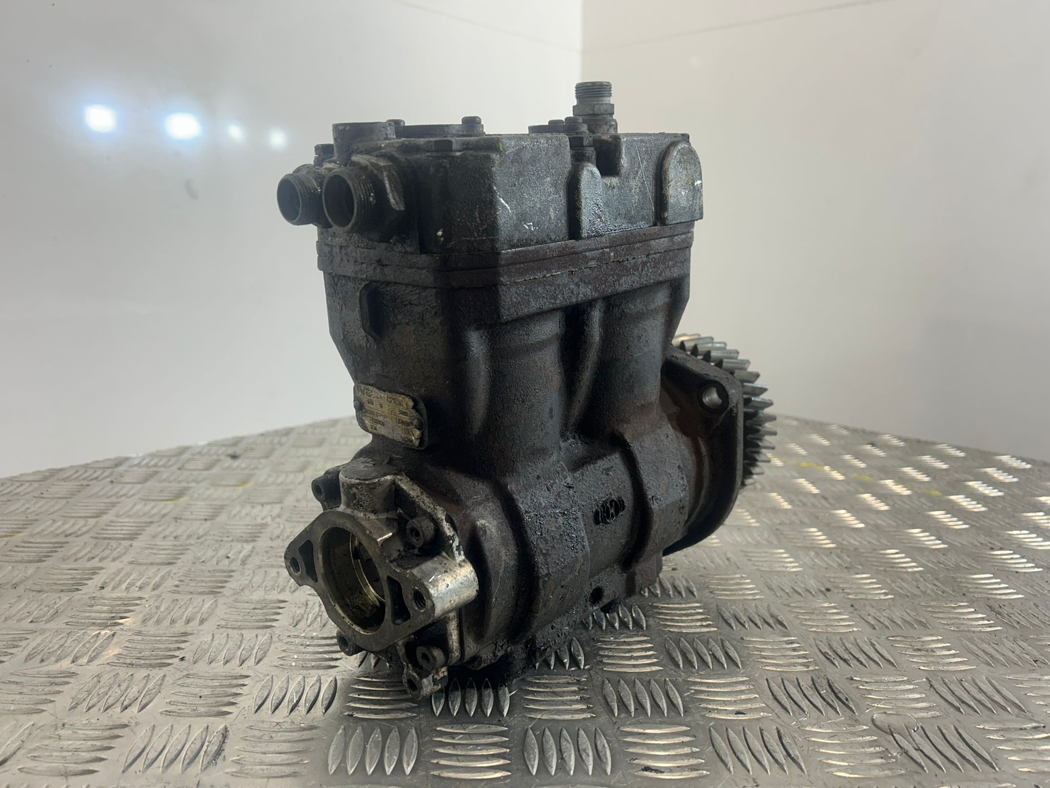 IVECO KNORR BREMSE TWIN COMPRESSOR 41211340 GENUINE USED OEM - F&J ...