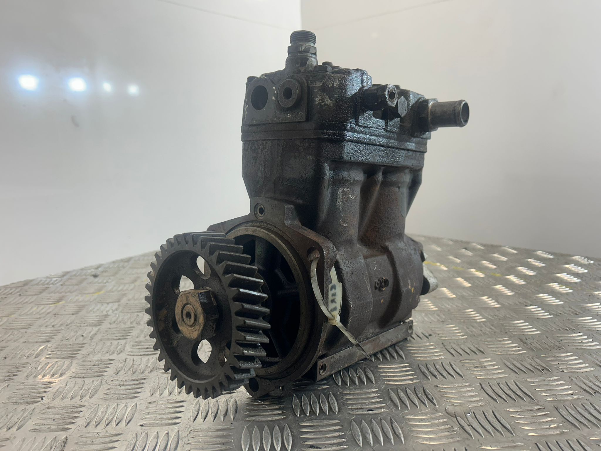 IVECO KNORR BREMSE TWIN COMPRESSOR 41211340 GENUINE USED OEM - F&J ...