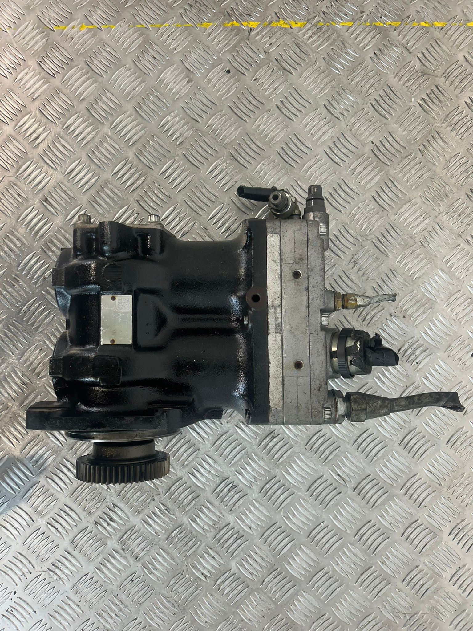 MERCEDES BENZ OM471LA MITSUBISHI 6R10 A4711304815 COMPRESSOR GENUINE ...