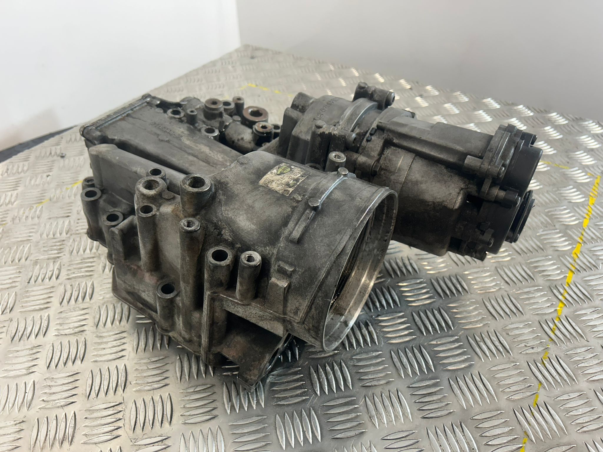 MAN TGS TGX D20/D26 OIL FILTER HOUSING 51.05000-7123 (GENUINE USED OEM ...