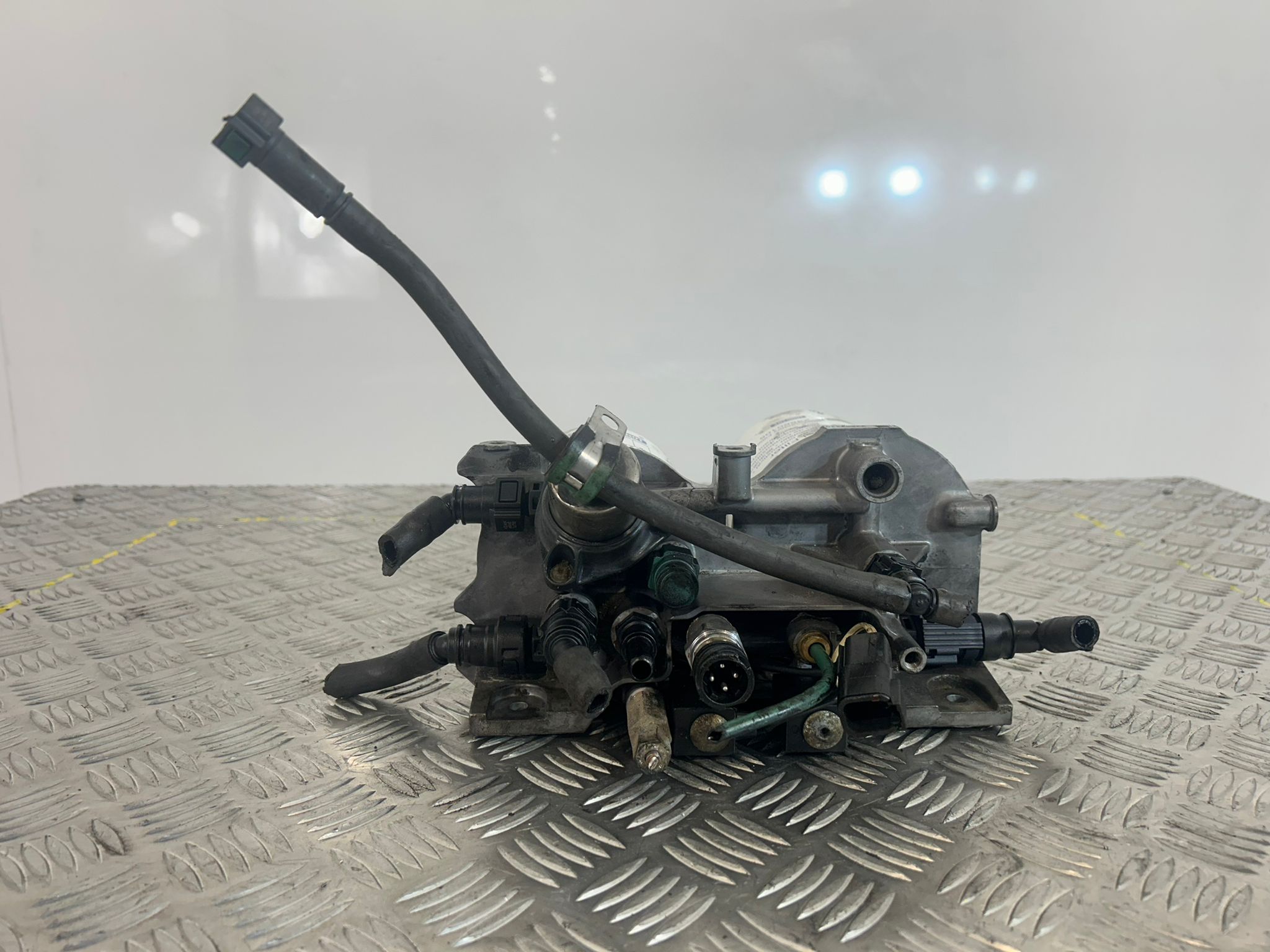 VOLVO FUEL FILTER HOUSING 21766617 (GENUINE USED OEM) - F&J Exports Limited