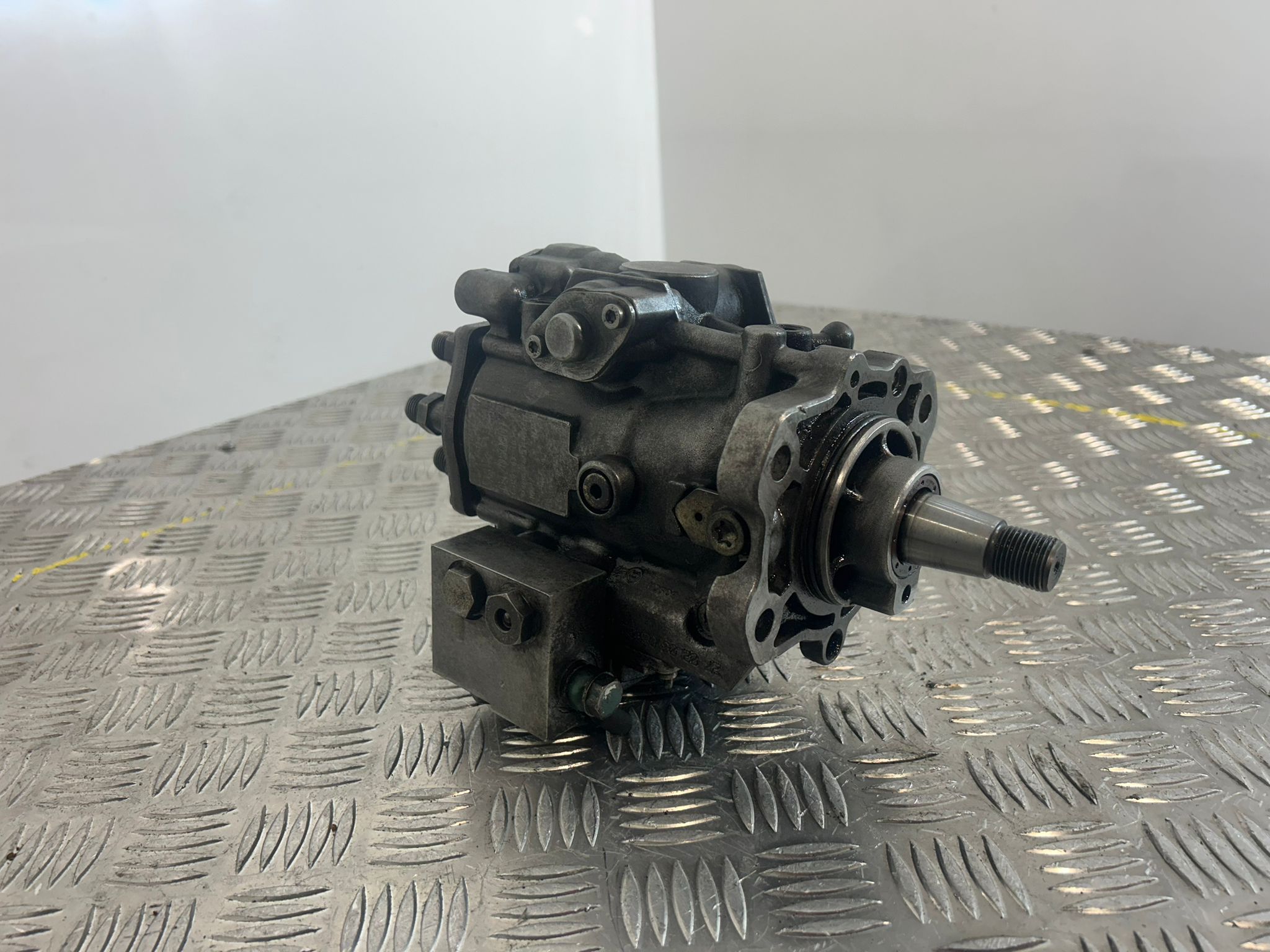 BOSCH VP44 0470506017 VOLVO FL FUEL PUMP GENUINE USED OEM - F&J Exports ...