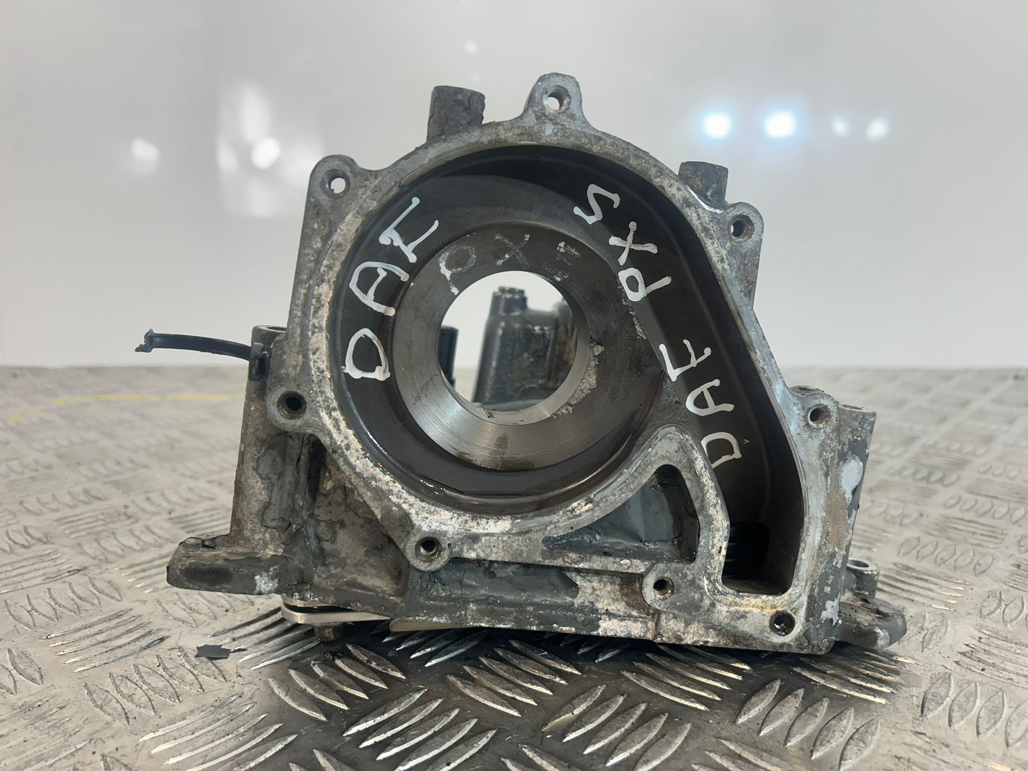DAF PX5/CUMMINS ISF3.8 OIL COOLER w/ HOUSING 4990291 (GENUINE USED OEM ...
