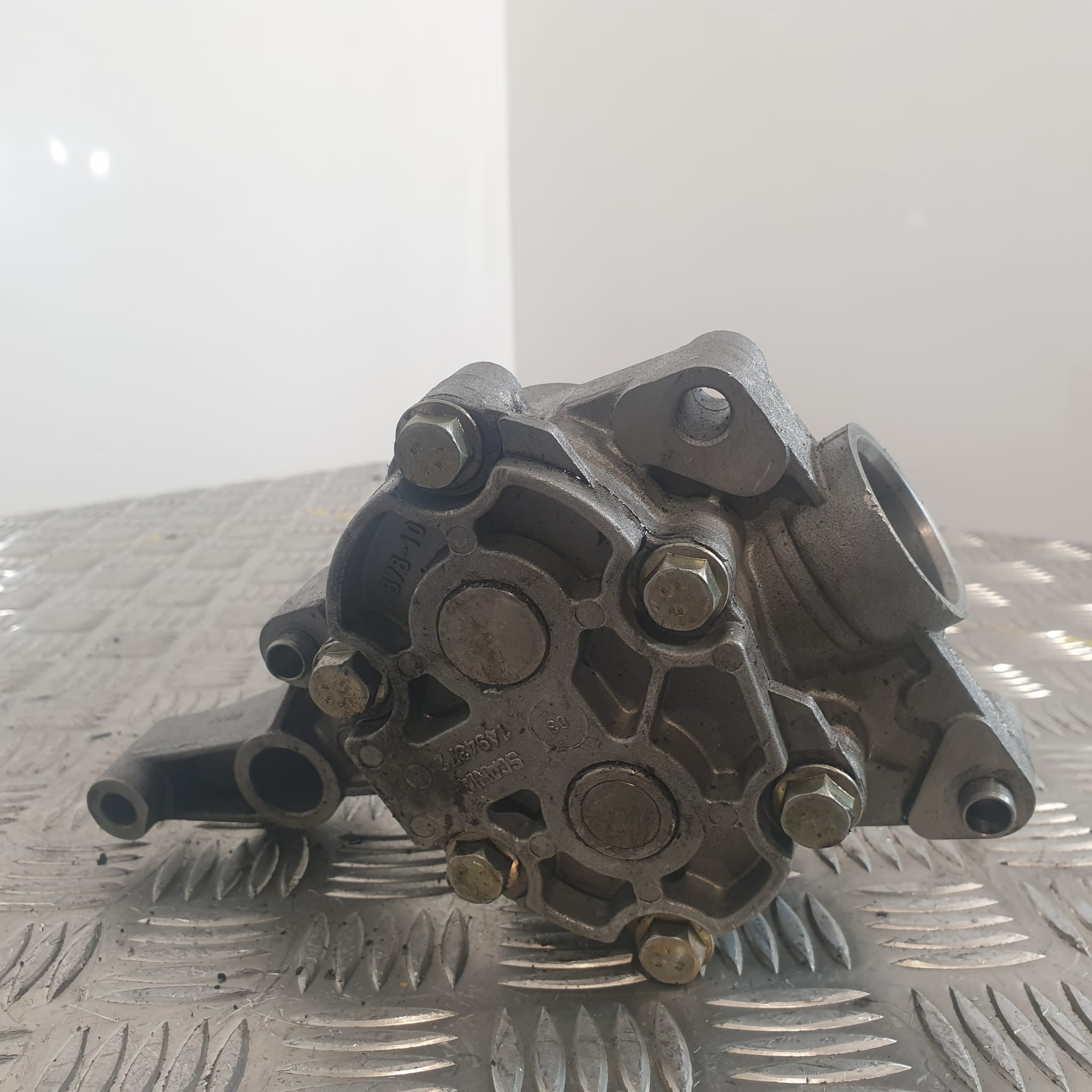 SCANIA OIL PUMP 1494372 (Genuine Used OEM) - F&J Exports Limited