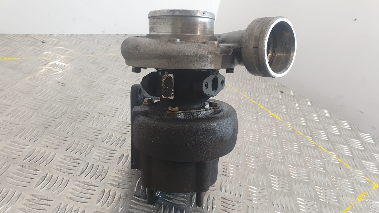 SCHWITZER DEUTZ S200G 316952 TURBOCHARGER - F&J Exports Limited