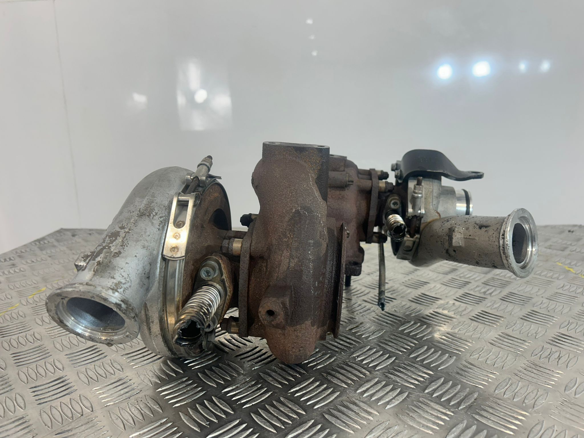 MAN TWIN TURBOCHARGER BORG WARNER 340hp 10009700058 (GENUINE USED OEM ...